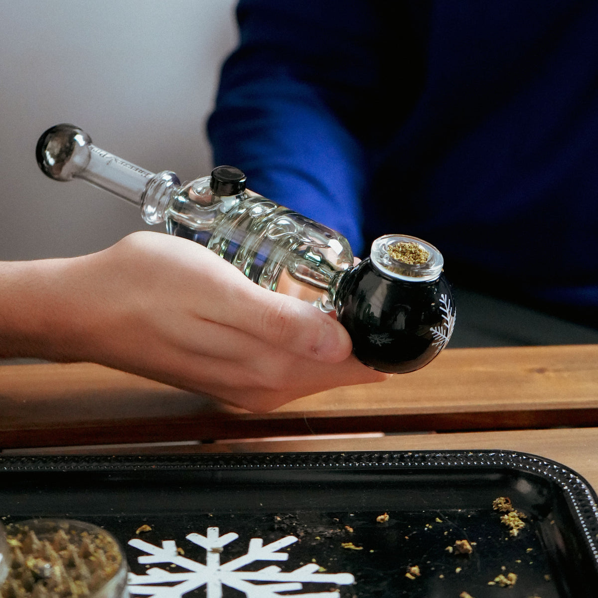 How to Choose and Use a Spoon Pipe in 2023 – The Freeze Pipe